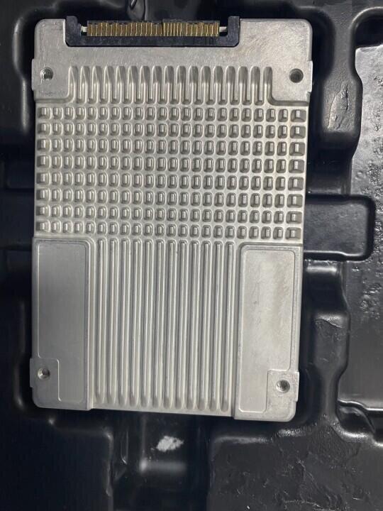 【安妮熱賣】英特爾企業級固態硬盤SSDPE2KE032T8 Intel P4610 3.2T U.2 2.5 S | 露天市集 | 全台最大的 ...