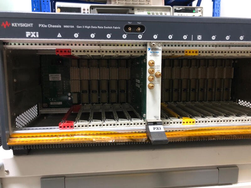 Keysight是德M9019A三代PXI PXIe高速機箱 這是第三代24GB/s 第二個插槽和第三個插槽插壞了，可無 | 露天市集 | 全 ...