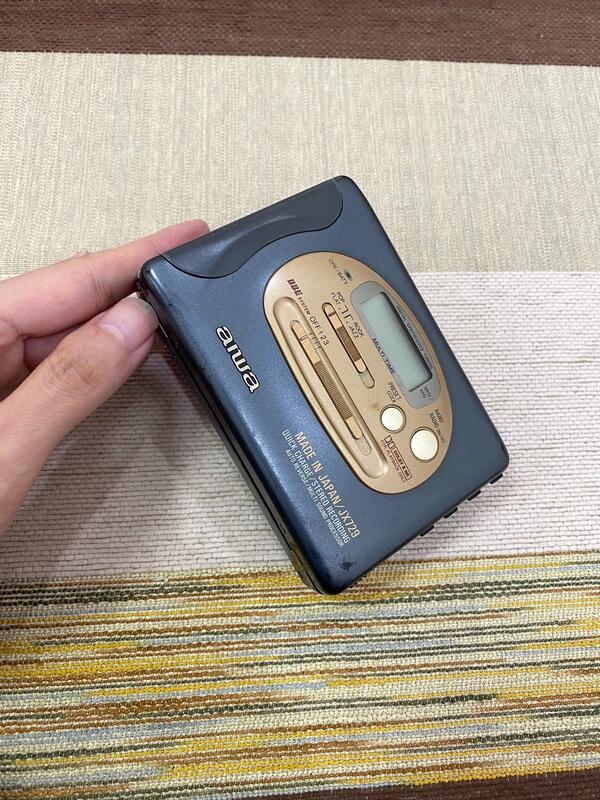 【滿滿】愛華AIWA HS-JX729 磁帶隨身聽 一手來自日本成色還行有些許痕跡具體見圖機器已經打理好功能一切正 | 露天市集 | 全台最大的網路購物市集