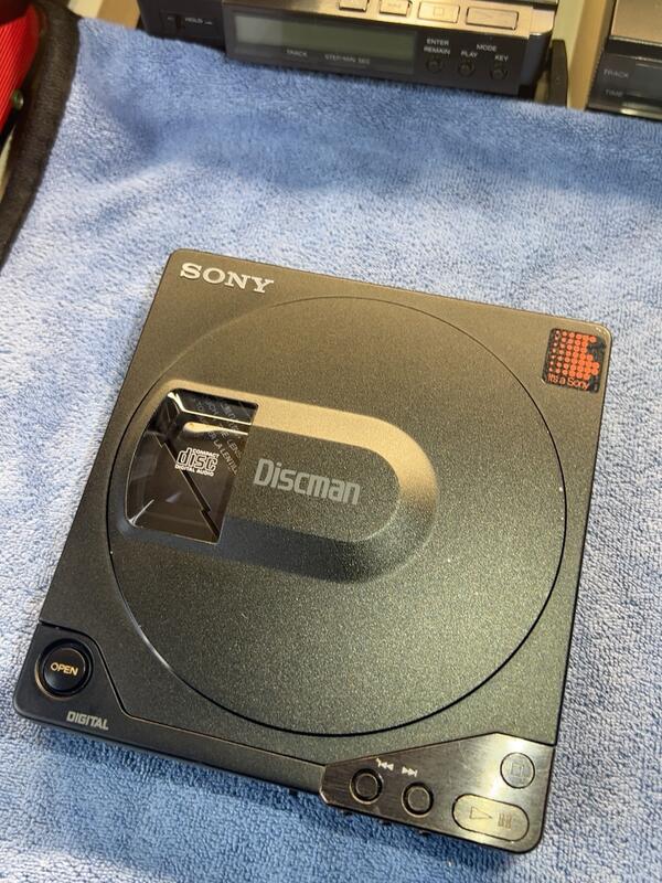 【滿滿】SONY Discman D-150 索尼：D150 CD隨身聽 經典型號“鐵殼機”聲音溫暖甜美 讀碟能力 | 露天市集 | 全台最大 ...
