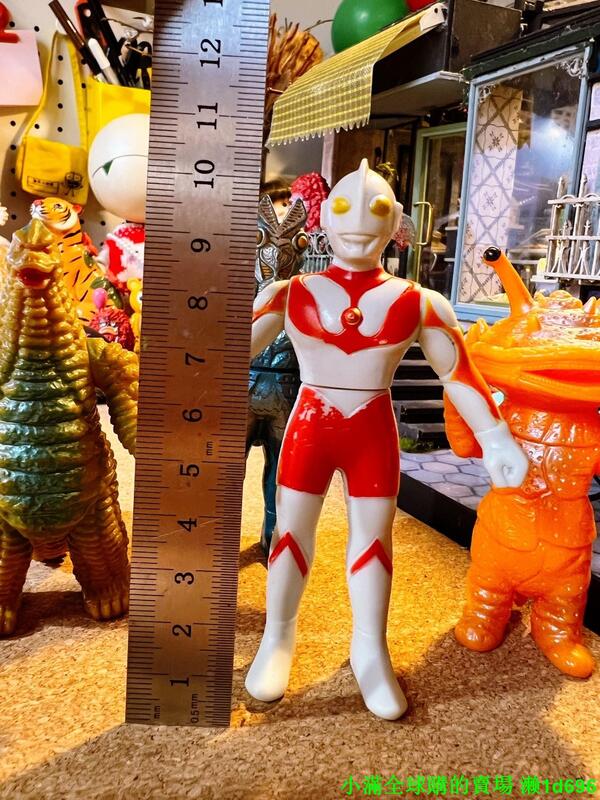 【滿滿】90年代日本制 中古昭和円谷popy 奧特曼初代 sofubi 這個身體有掉漆 很稀有 | 露天市集 | 全台最大的網路購物市集