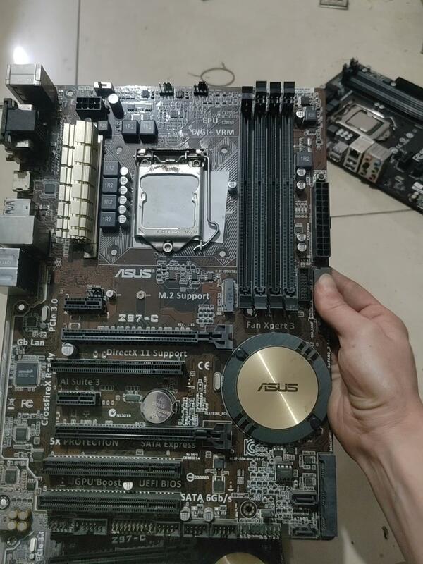 【下標詢價】華碩Z97-C原拆機無修無水洗，注意沒得擋板，功 | 露天市集 | 全台最大的網路購物市集