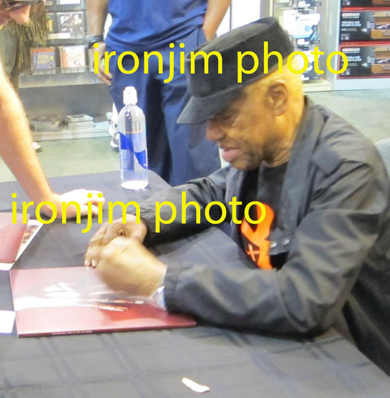 bobby signed 簽名 lp 黑膠唱片 附精準照片證明! 親筆簽名 稀有! | PChomeUSA 海外代購