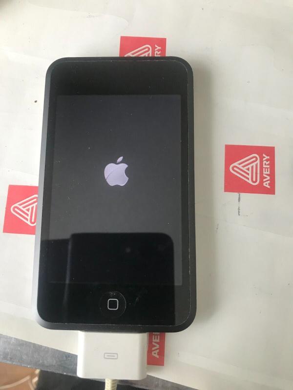 apple ipod touch 16gb 黑色型號a1213和 電源轉接器 | PChomeUSA 海外代購