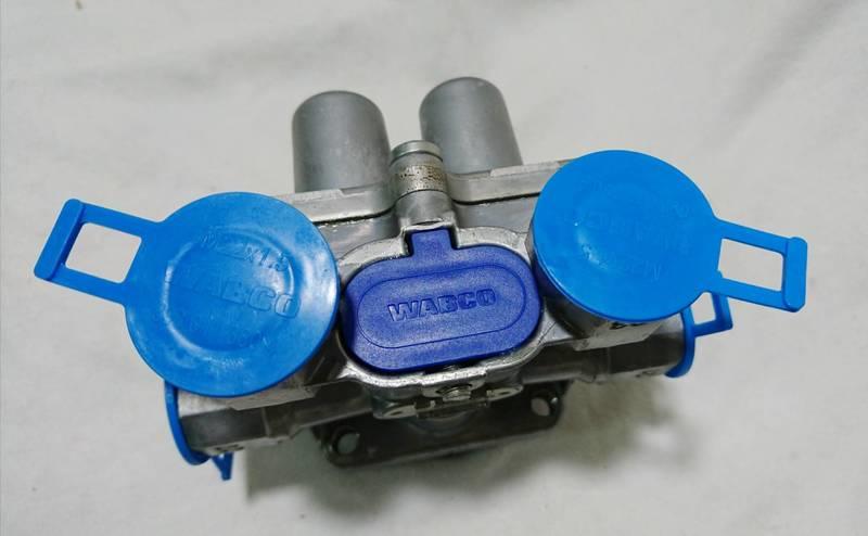 WABCO 四迴路保護閥 81521516098 9347144030 | 露天市集 | 全台最大的網路購物市集
