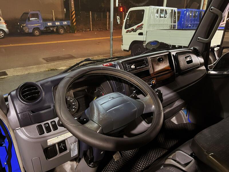 2014年 三菱 FUSO 5期 canter 堅達 11呎半 ‘‘自排’’貨車 3呎雙芯雙折尾門 實跑19萬 已升5噸 | 露天市集 | 全 ...