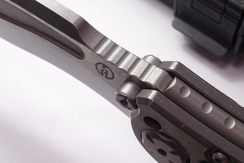 Maxace VORTEX漩渦 紅碳纖熔岩紋TC4鈦柄大折刀(CPM 3V鋼)-MAXACE M03B | 露天市集 | 全台最大的網路購物市集