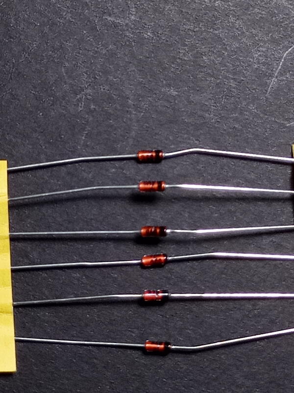 穩壓二極體 BZX55 C5V1 C6V2 C6V8 C9V1 C10 C12 玻璃管 DIP 直插 | 露天市集 | 全台最大的網路購物市集