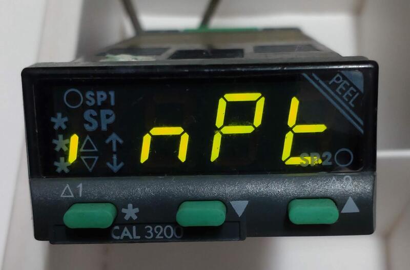 🌞二手 CAL CONTROLS #3200 CAL3200 PID 溫度控制器 LED -200 +1800 °C | 露天市集 | 全台最 ...